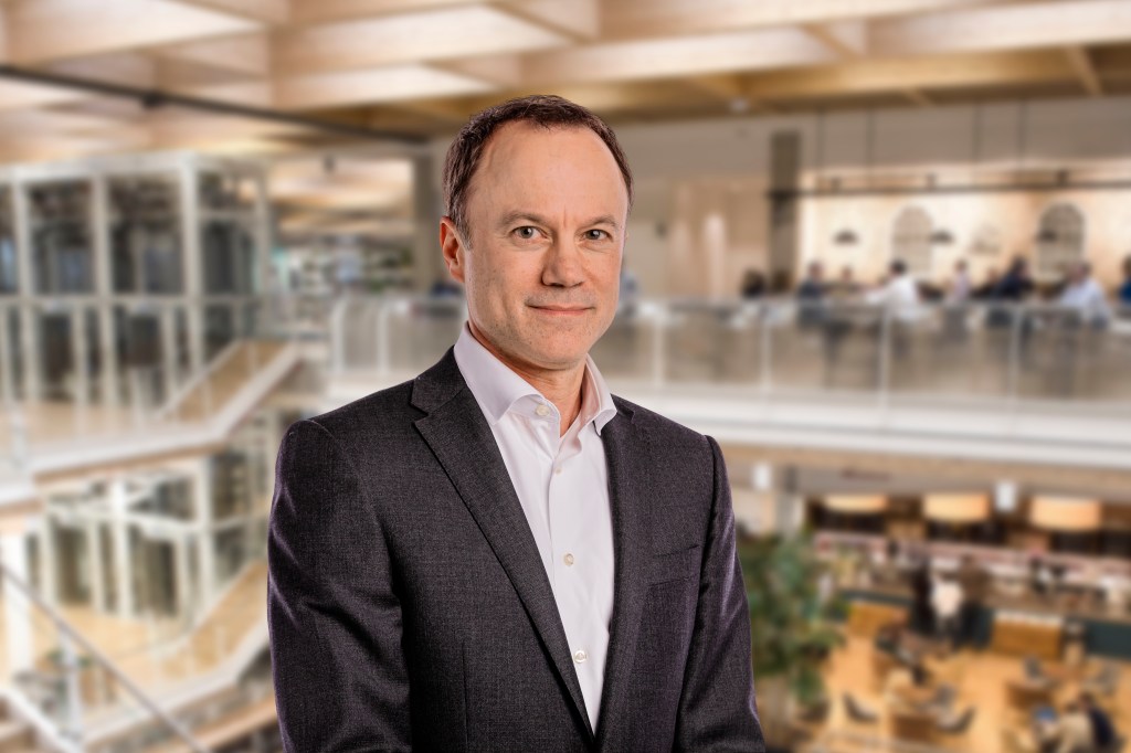 Sky News' David Rhodes, Dow Jones CEO Talk AI "Thugs," Media's "Big Mistakes," U.S. Press Freedom