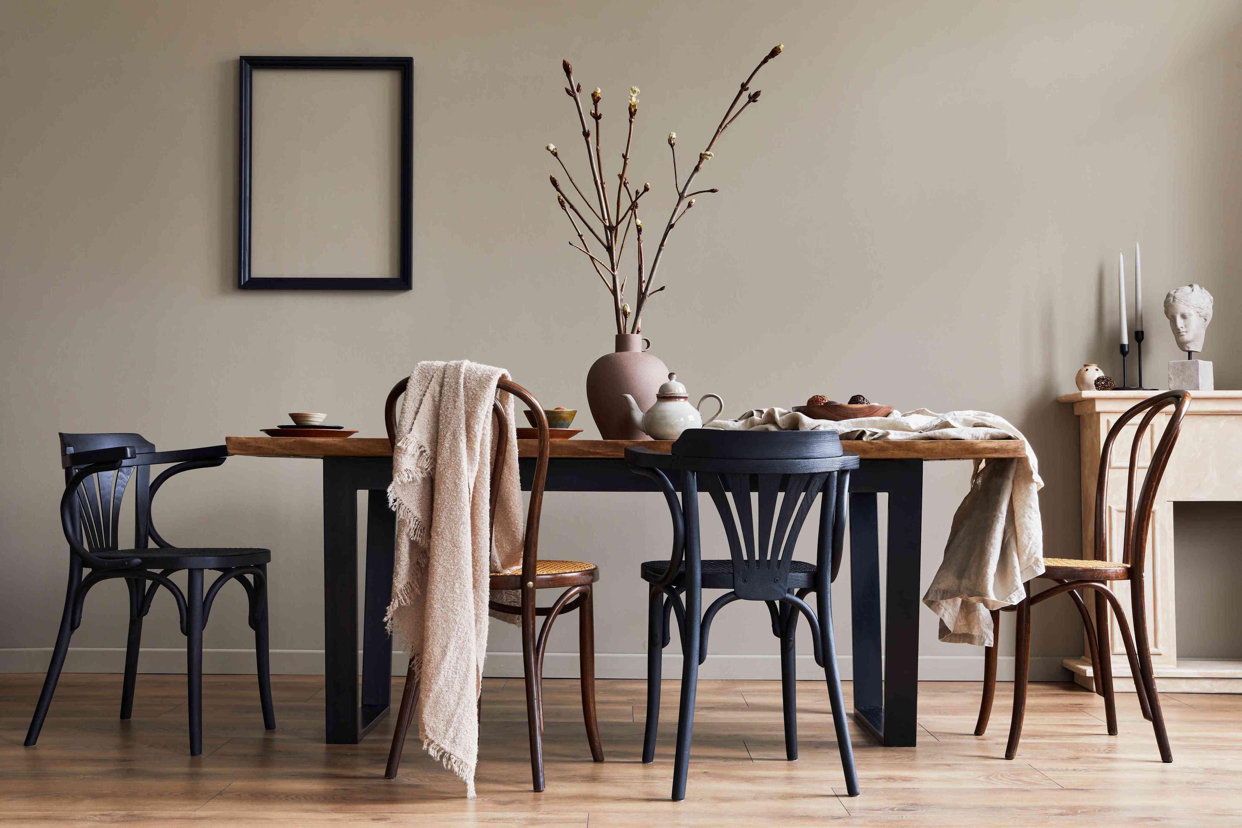 Dining Room Paint Colors That Set the Mood for Meals and Gatherings