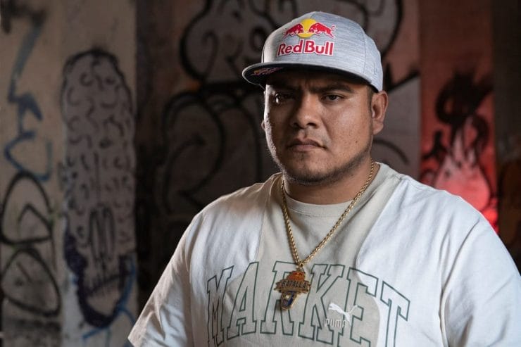 ¿Quién es Azuky, la freestyler que se abre paso entre los grandes del rap?