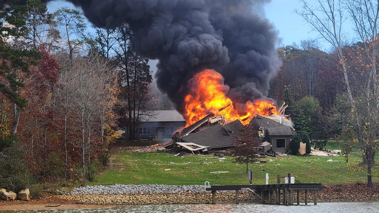 'It shook my house' | 911 calls provide initial reactions to Knox Co ...