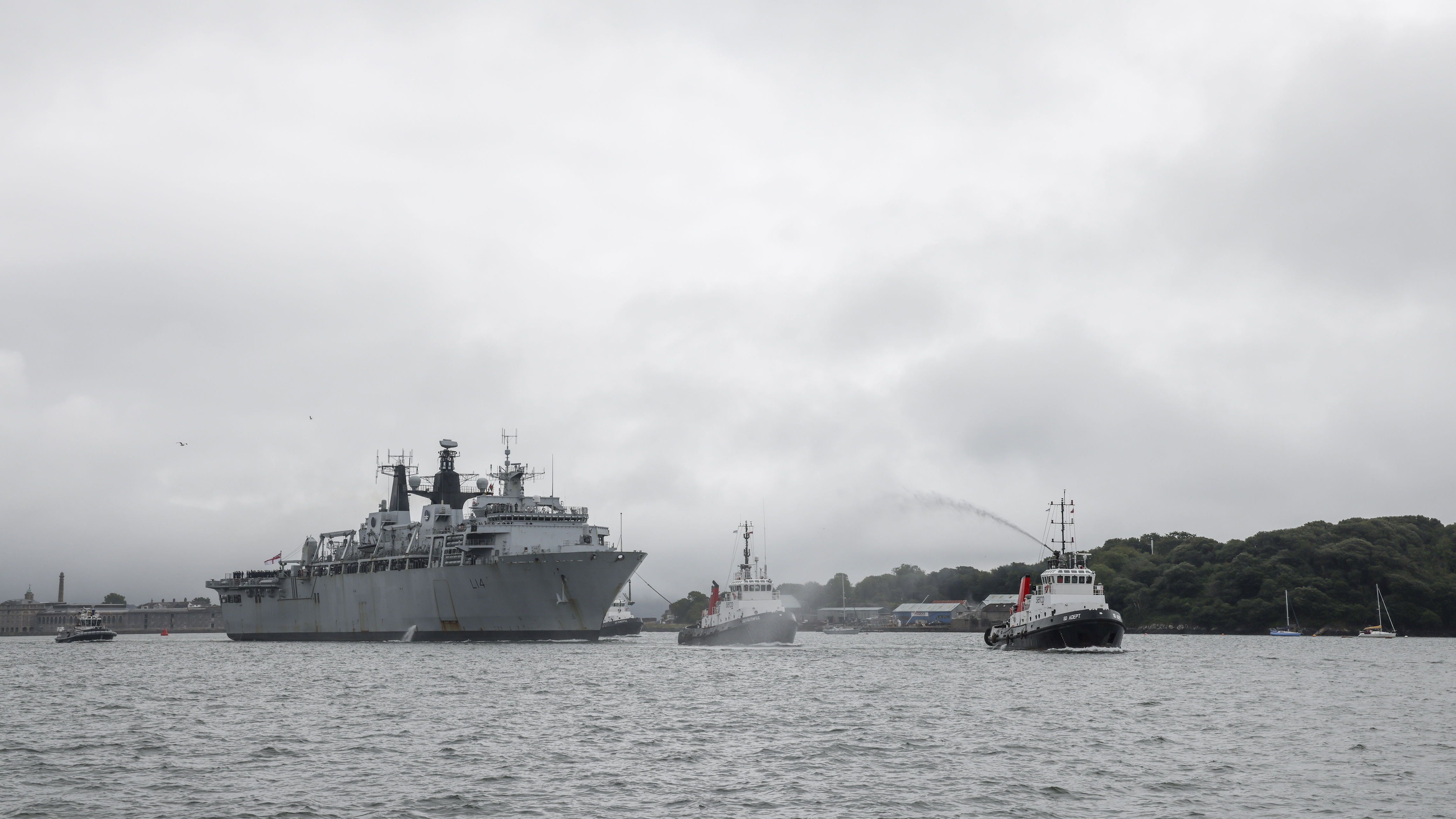 Royal Navy: New “multi-role” strike ships replacing HMS Albion and ...