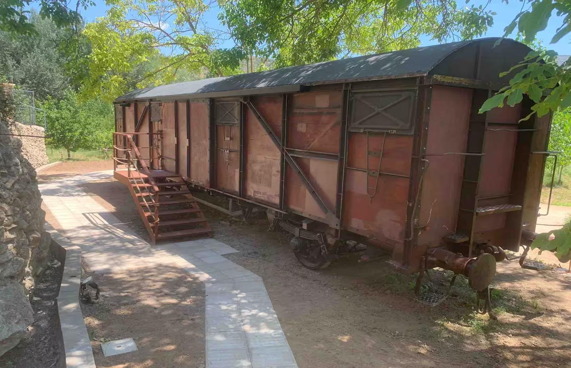 Arquitectura insólita: 10 casas hechas con vagones de tren