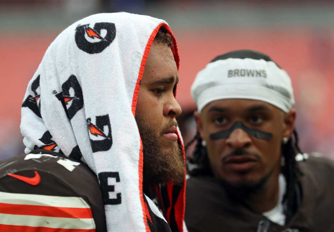Browns Could Reunite with Disappointing Offensive Tackle in Desperation ...