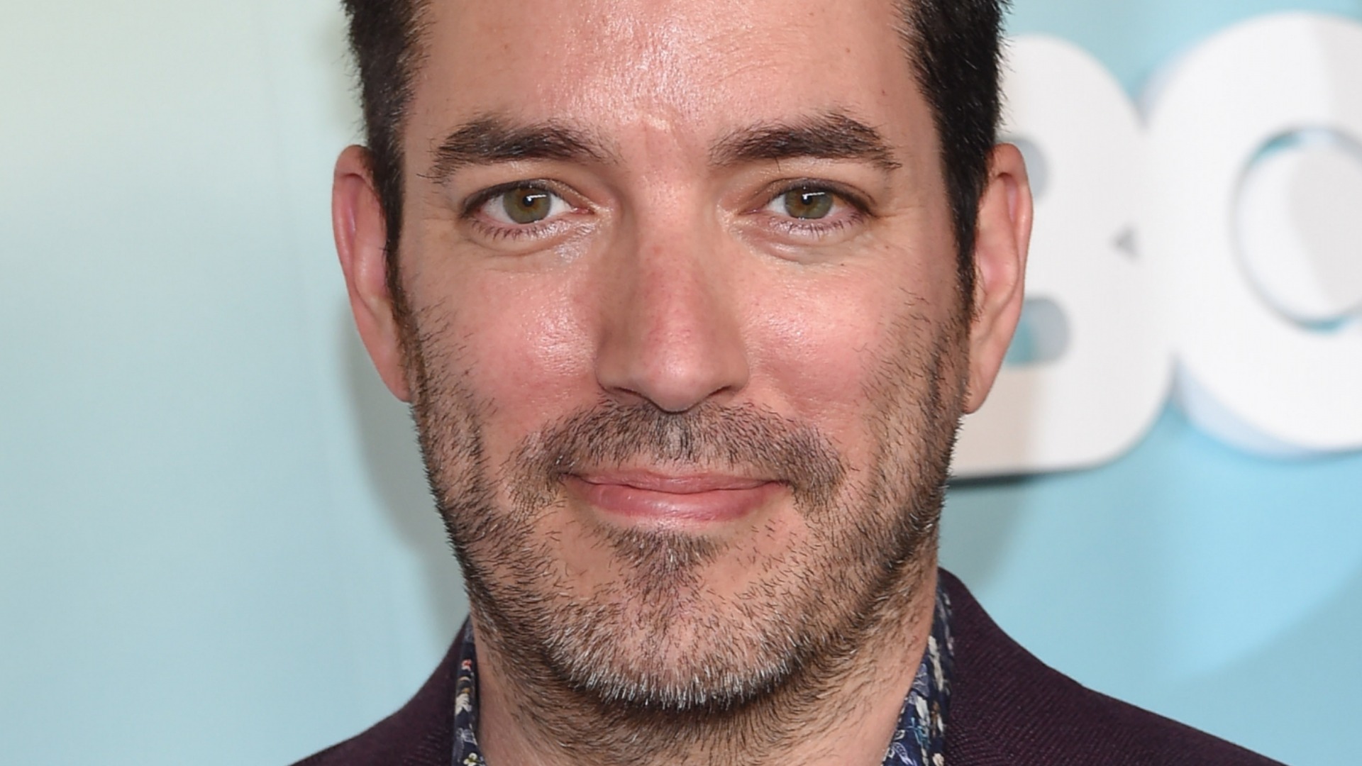 Jonathan Scott has this eye-catching tile backsplash in his yard