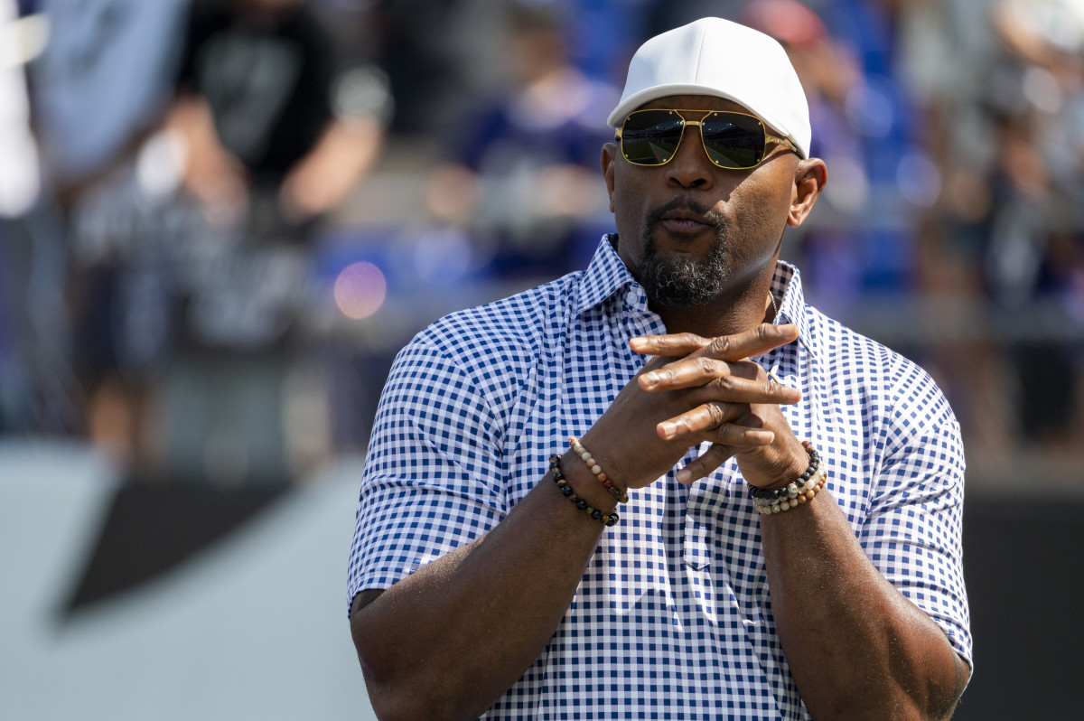 NFL Legend Ray Lewis Makes Personal Announcement