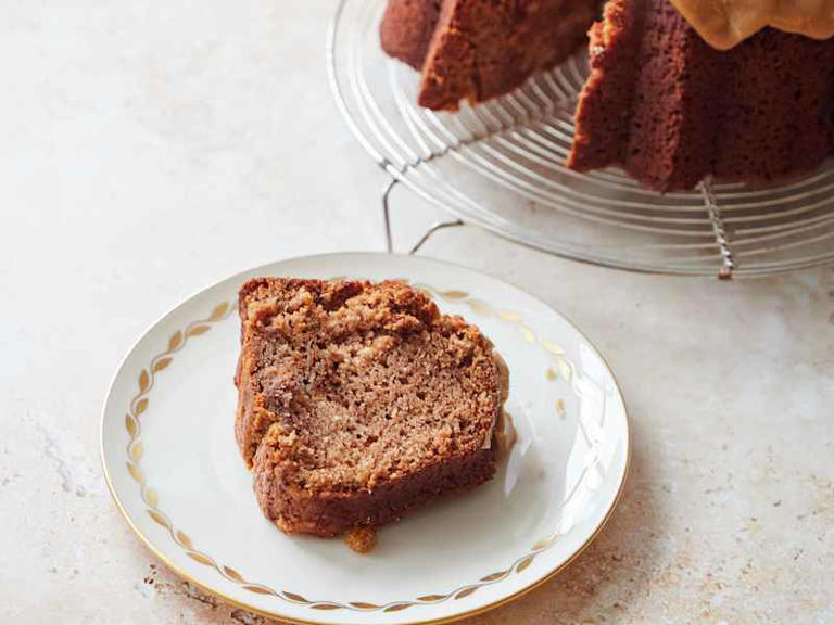 Reese Witherspoon's Old-Fashioned Cake Will Be the First Dessert to ...