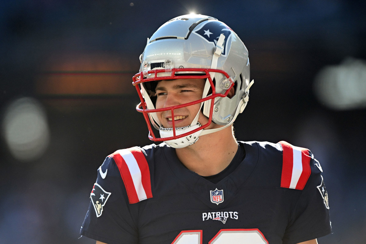 Dolphins HC Mike McDaniel sends strong message about Patriots QB Drake ... Dolphins HC Mike McDaniel sends strong message about Patriots QB Drake ...