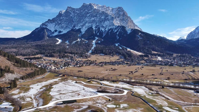 Hiker accidentally discovers 280 million-year-old lost world in the Alps Hiker accidentally discovers 280 million-year-old lost world in the Alps