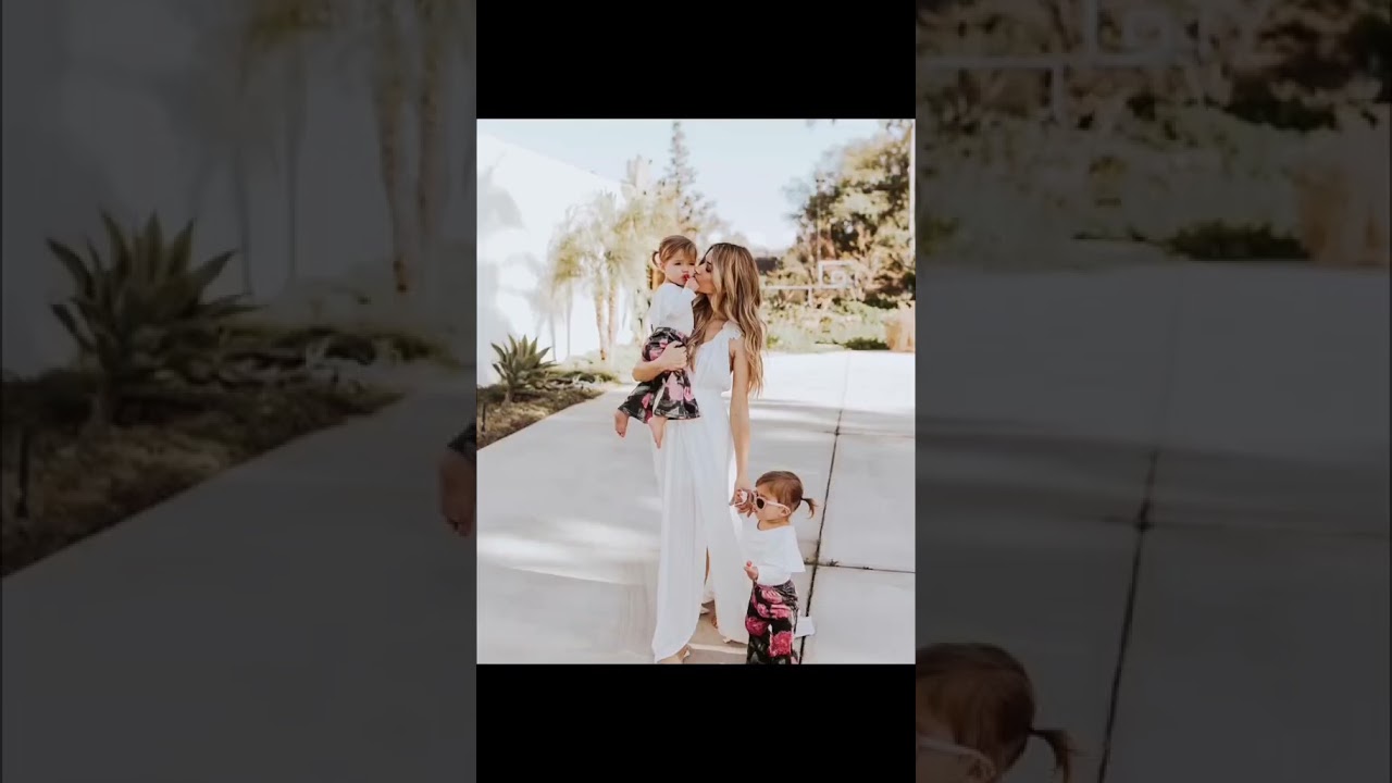 Expectant mother shares the exciting news of carrying twins