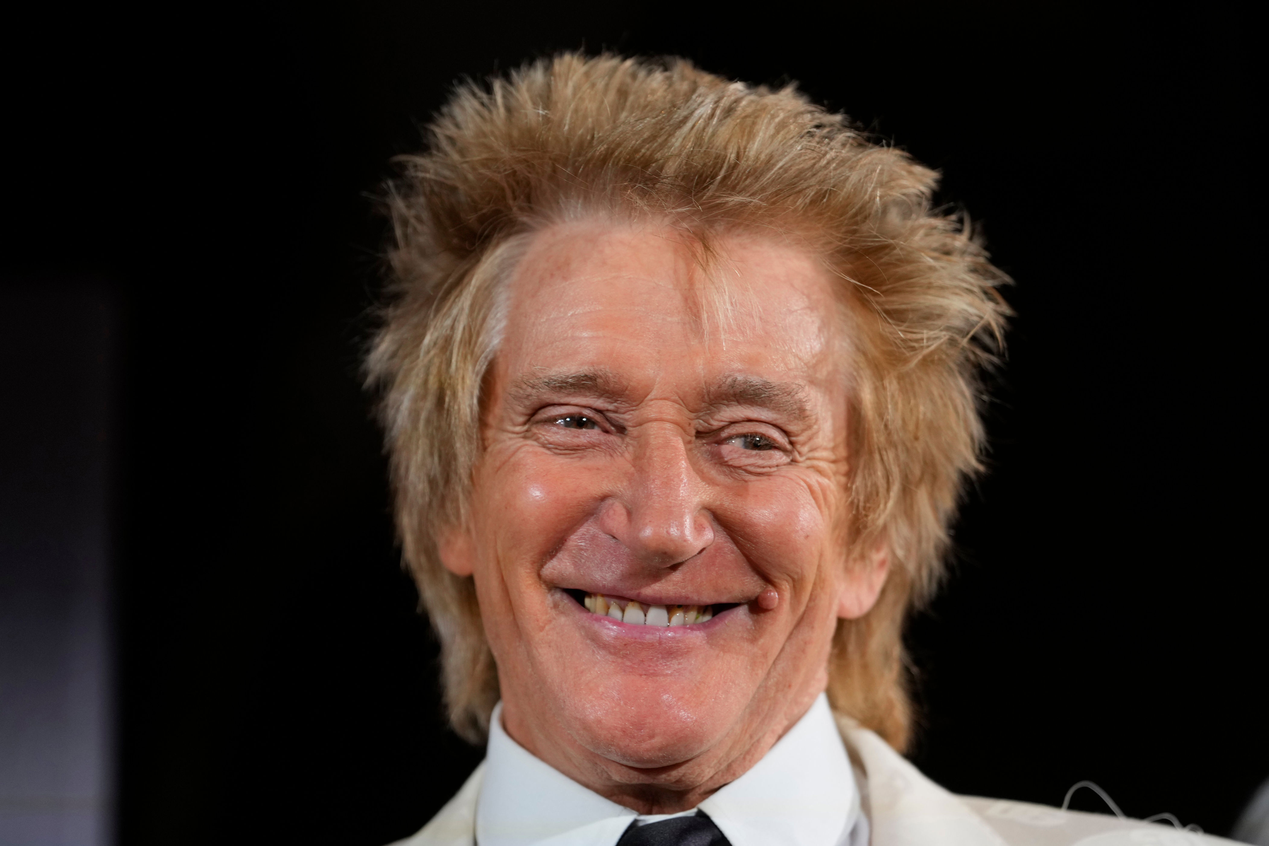 Rod Stewart cancels Las Vegas gig hours before start time due to illness