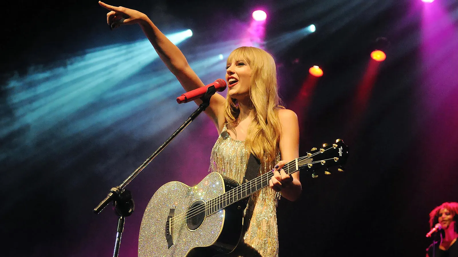 Here’s Why Taylor Swift Was Booed at the Super Bowl