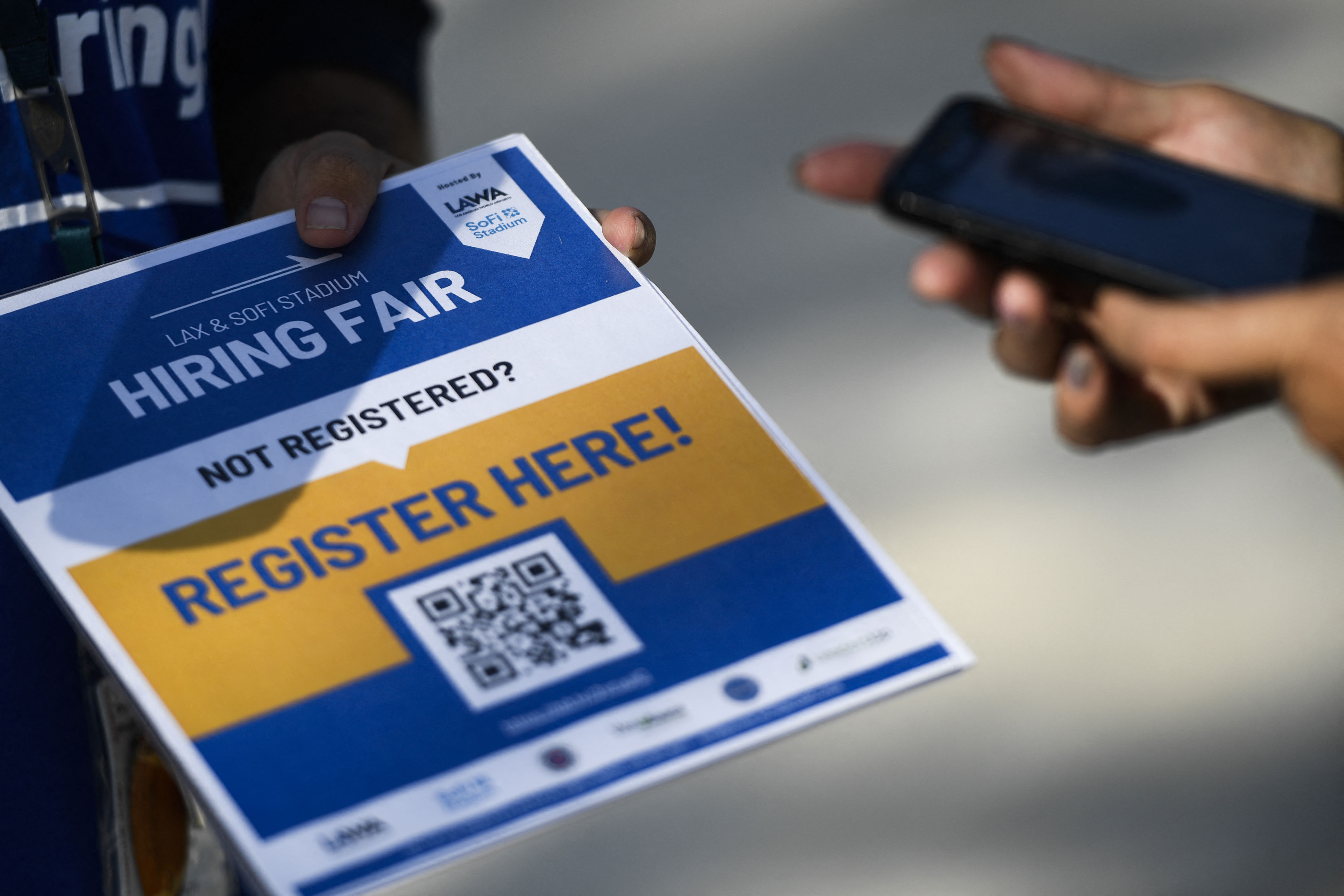 Continuing jobless claims reach highest level since November 2021 ...