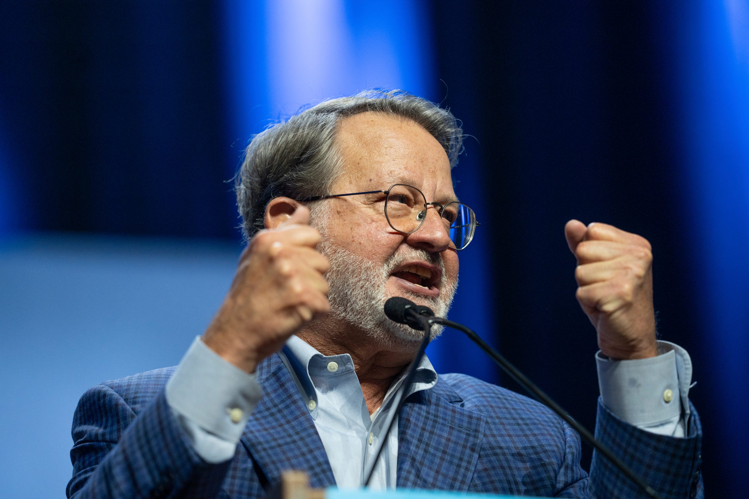 Gary Peters, you've got 1 job: Stick it to Donald Trump | Opinion