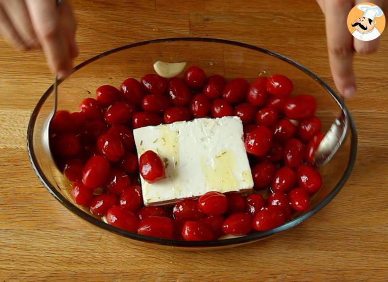 Tagliatelle-Feta-Kirschtomaten – Gebackene Feta-Nudeln