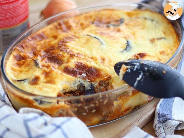 Greek moussaka - video recipe!