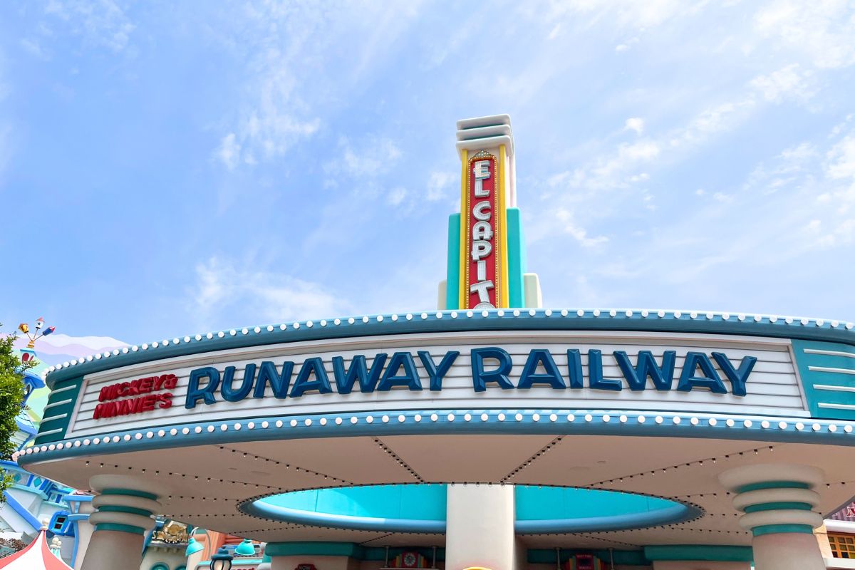 10 Best Rides At Disneyland That You Have To Go On