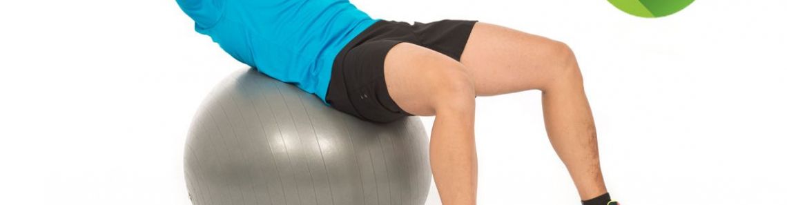 ¡Potencia tu entrenamiento del core usando tu fitball!