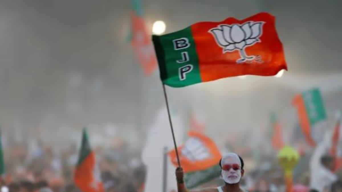 Several exit polls give clear edge to BJP-led alliances in Maharashtra ... Several exit polls give clear edge to BJP-led alliances in Maharashtra ...