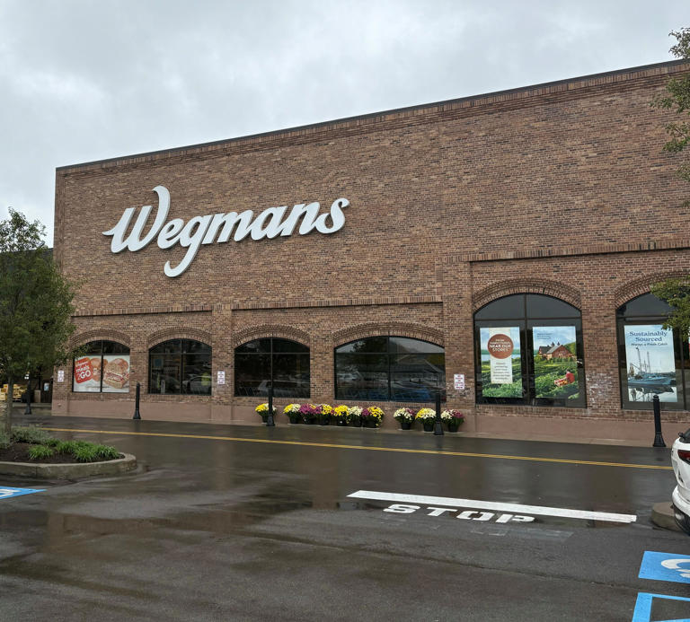 Is Weis, Walmart open on New Year's? See holiday hours in Binghamton area