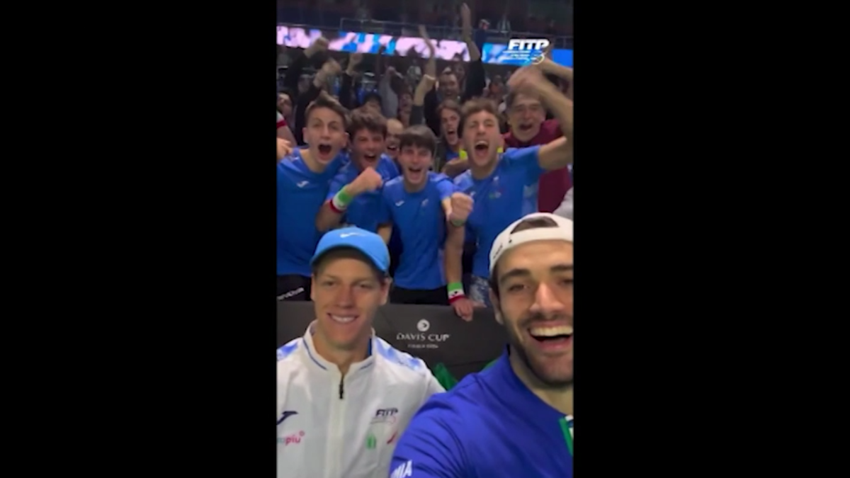 Coppa Davis, il video selfie di Berrettini e Sinner che esultano con i ... Coppa Davis, il video selfie di Berrettini e Sinner che esultano con i ...