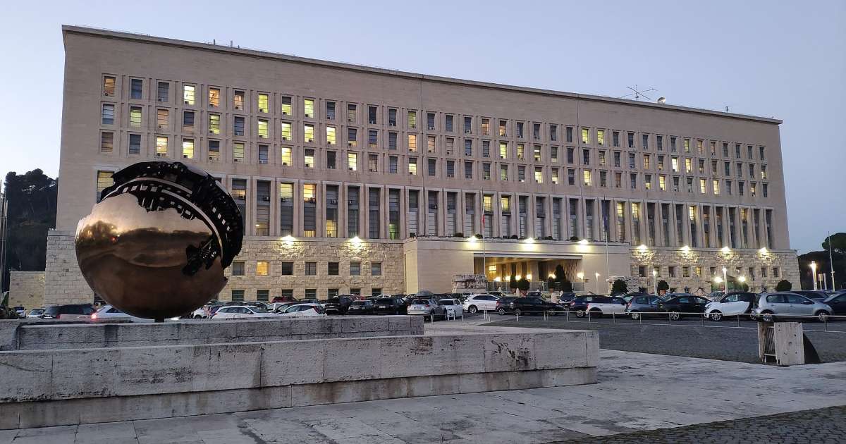 Racket dei visti: partono i primi arresti