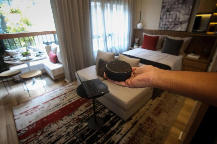 Comandos de voz enviados para a Alexa poderão ser usados para treinar ...