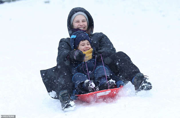UK weather map released as Met Office issues AMBER snow warning UK weather map released as Met Office issues AMBER snow warning