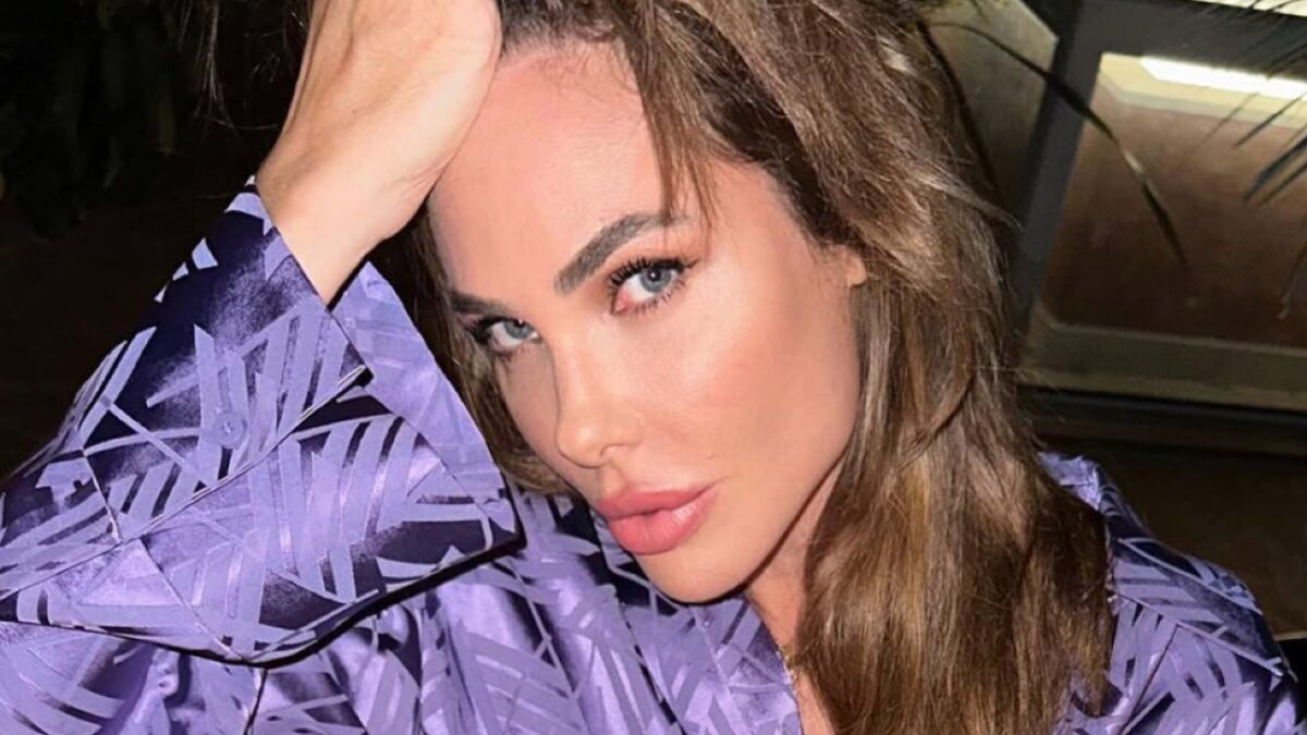 Ilary Blasi, fuga d’amore a New York con l’anello Cartier super lussuoso Ilary Blasi, fuga d’amore a New York con l’anello Cartier super lussuoso
