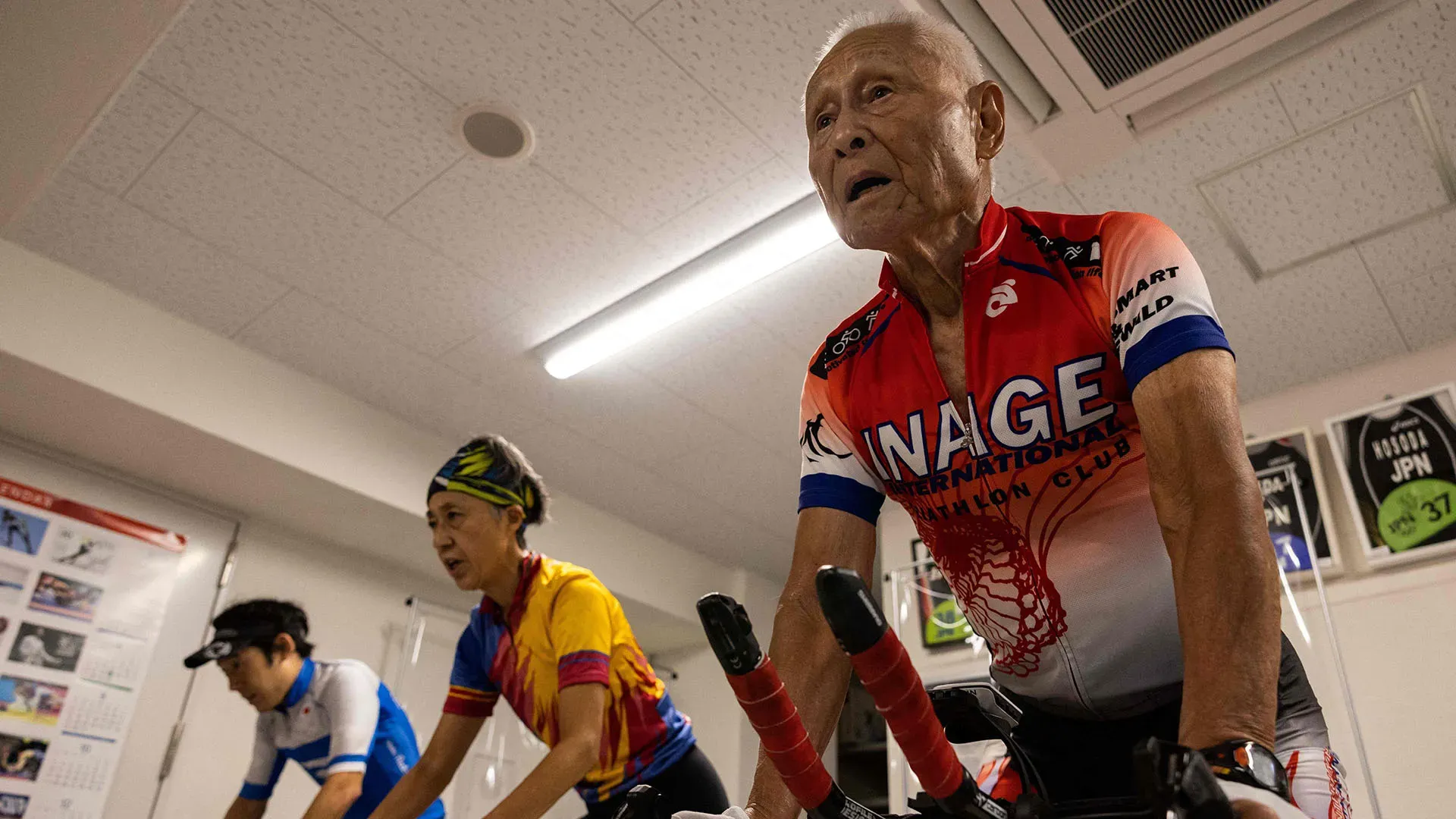 85-jarige deelnemer Ironman: niemand gelooft het. Foto's van Hiromu Inada