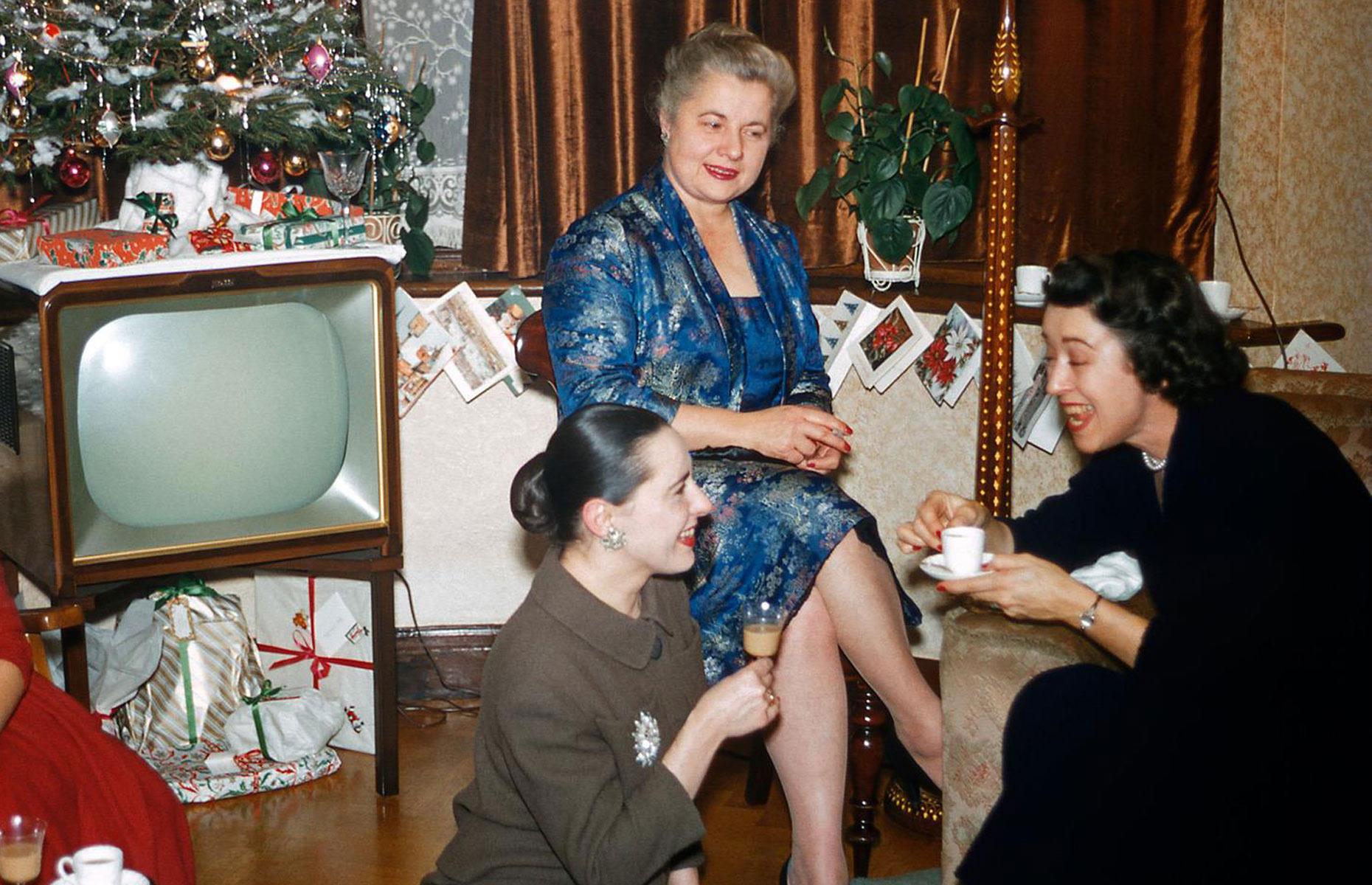 The grit and glamour of life in post-war 1950s Britain