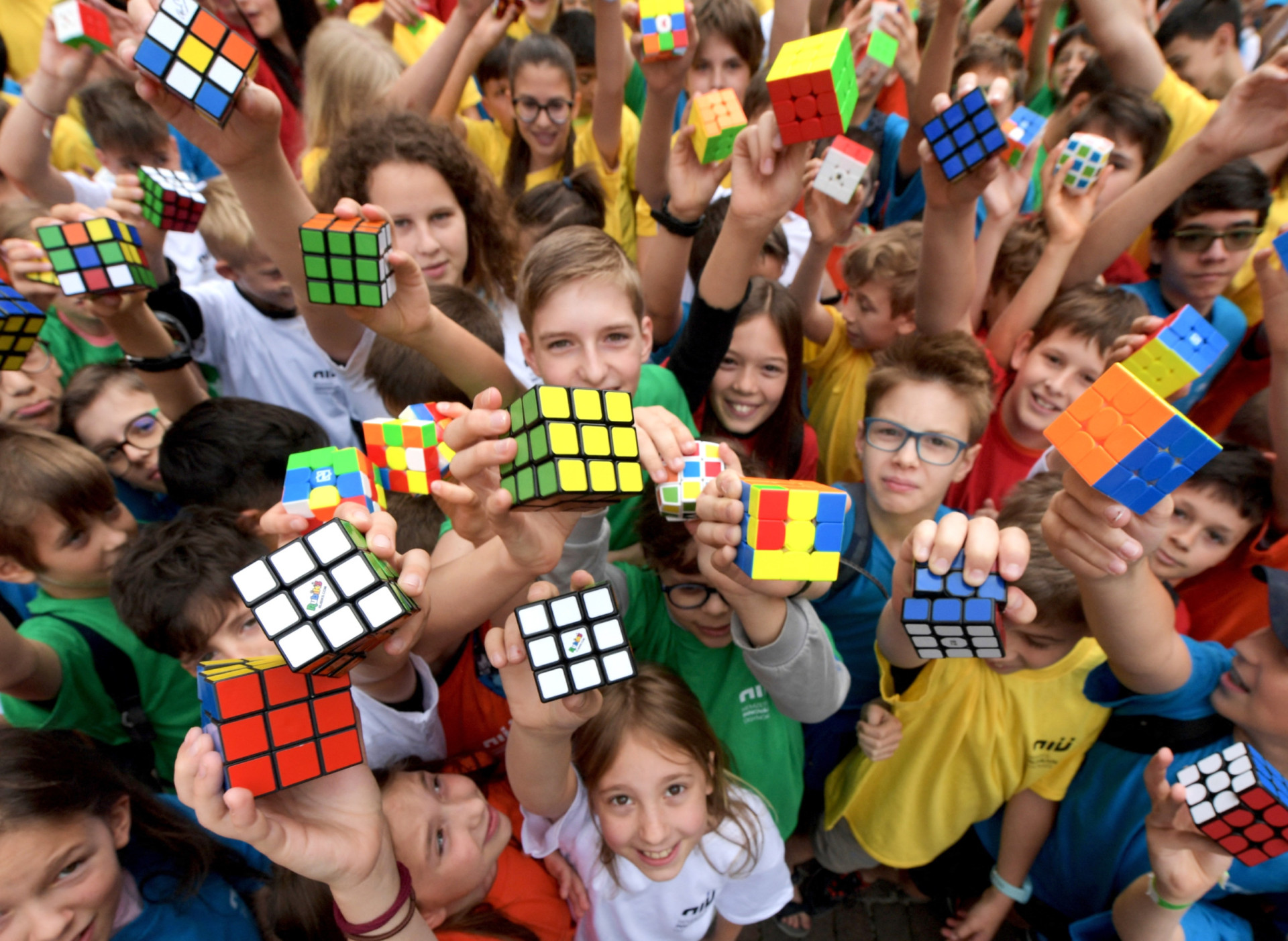 Pourquoi le Rubik's Cube continue à être le jeu de puzzle le plus vendu ...