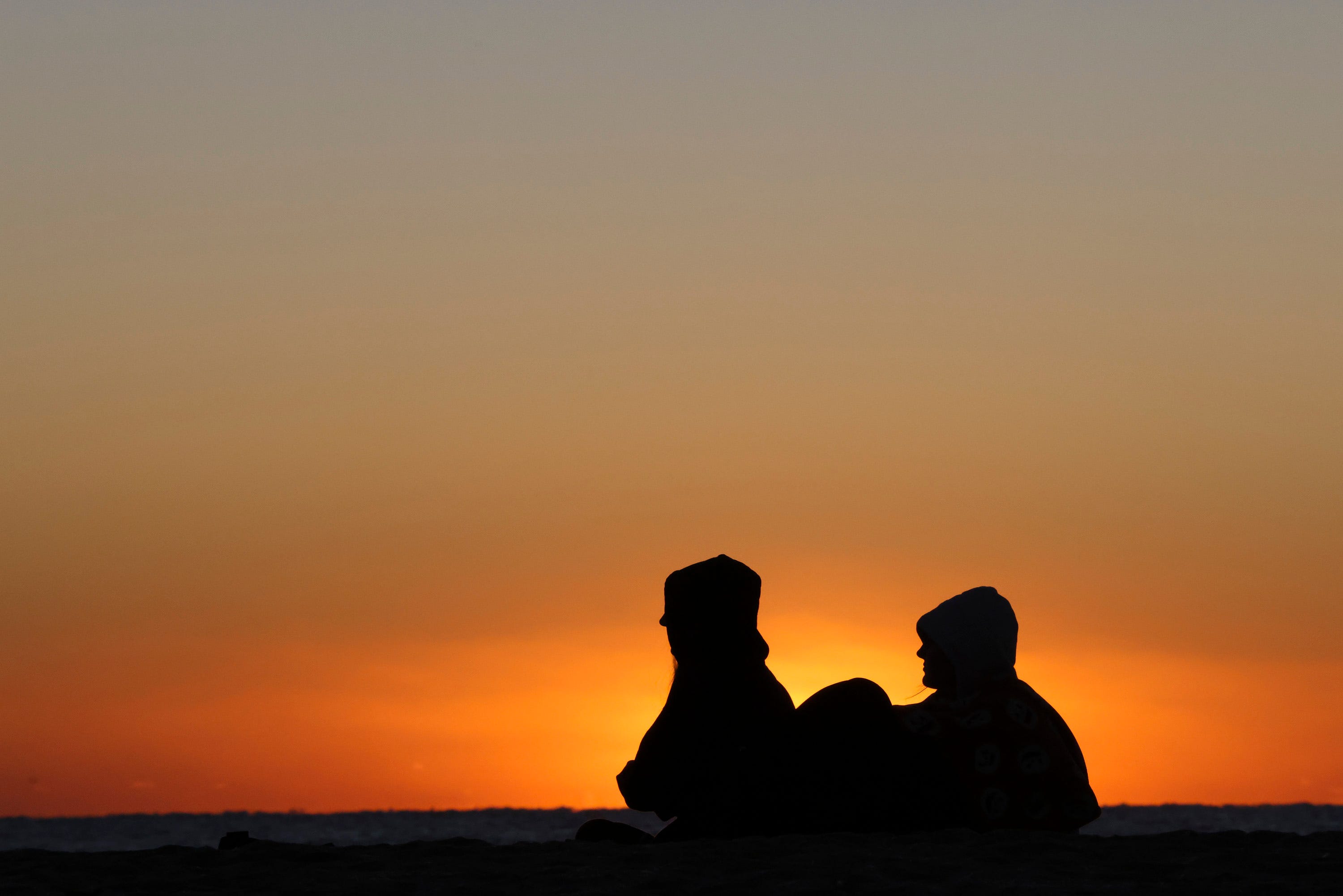 Near 35-year record low temps broken by 'short lived' cold front, NWS ...