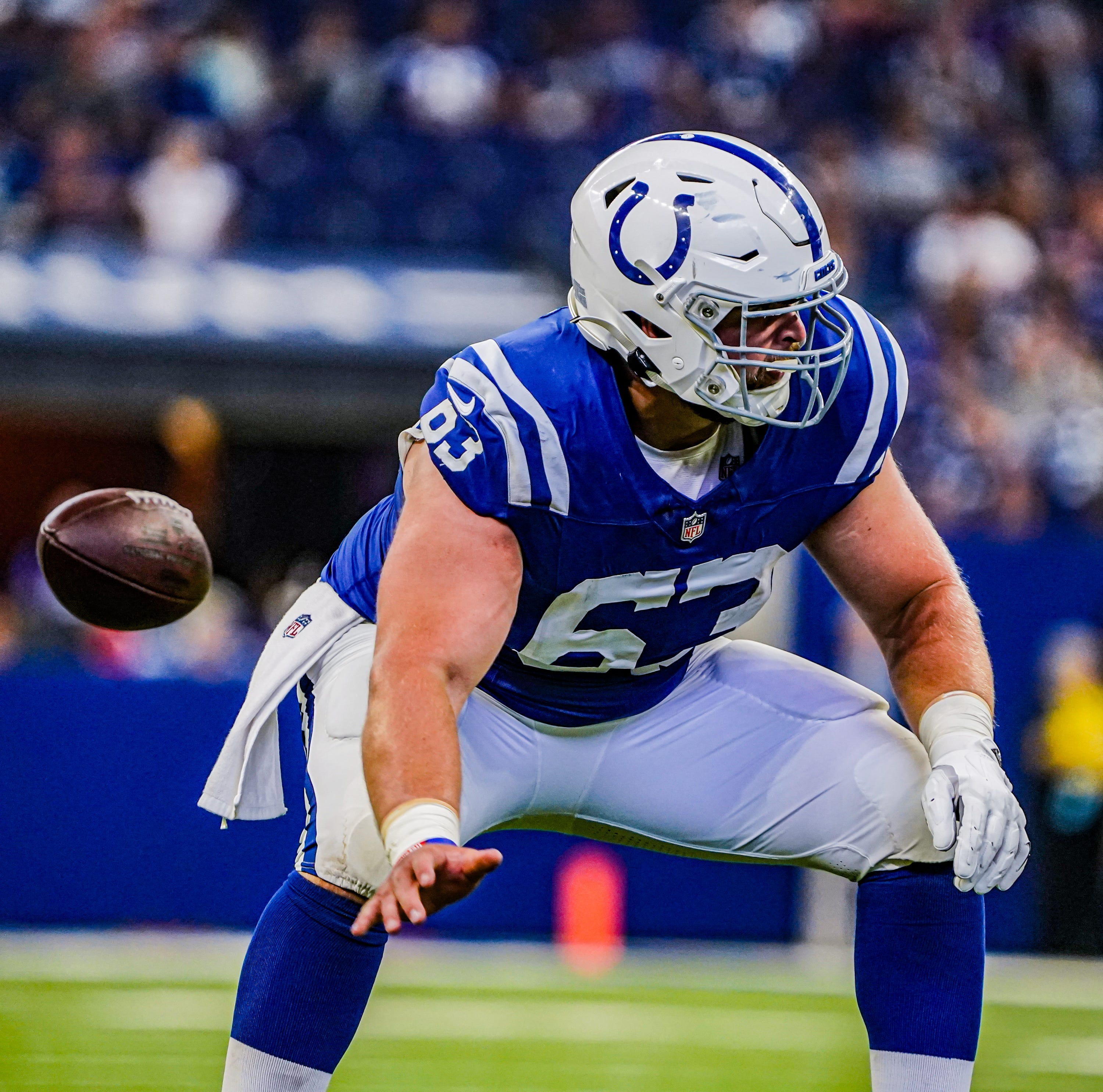 Danny Pinter takes first team reps at center during Indianapolis Colts ...