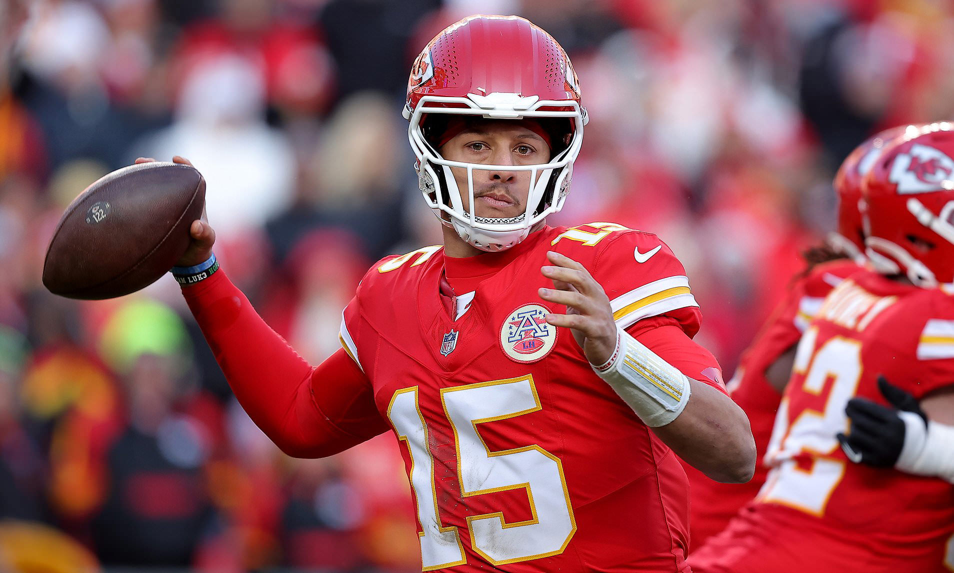 Patrick Mahomes makes Chiefs history in Black Friday clash with Raiders ... Patrick Mahomes makes Chiefs history in Black Friday clash with Raiders ...