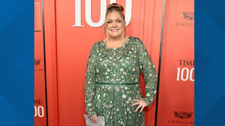 East Texas native Colleen Hoover reveals cancer diagnosis as she nears ...