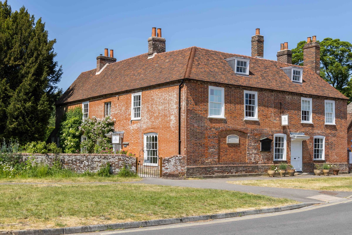 10 literary houses to visit in the UK