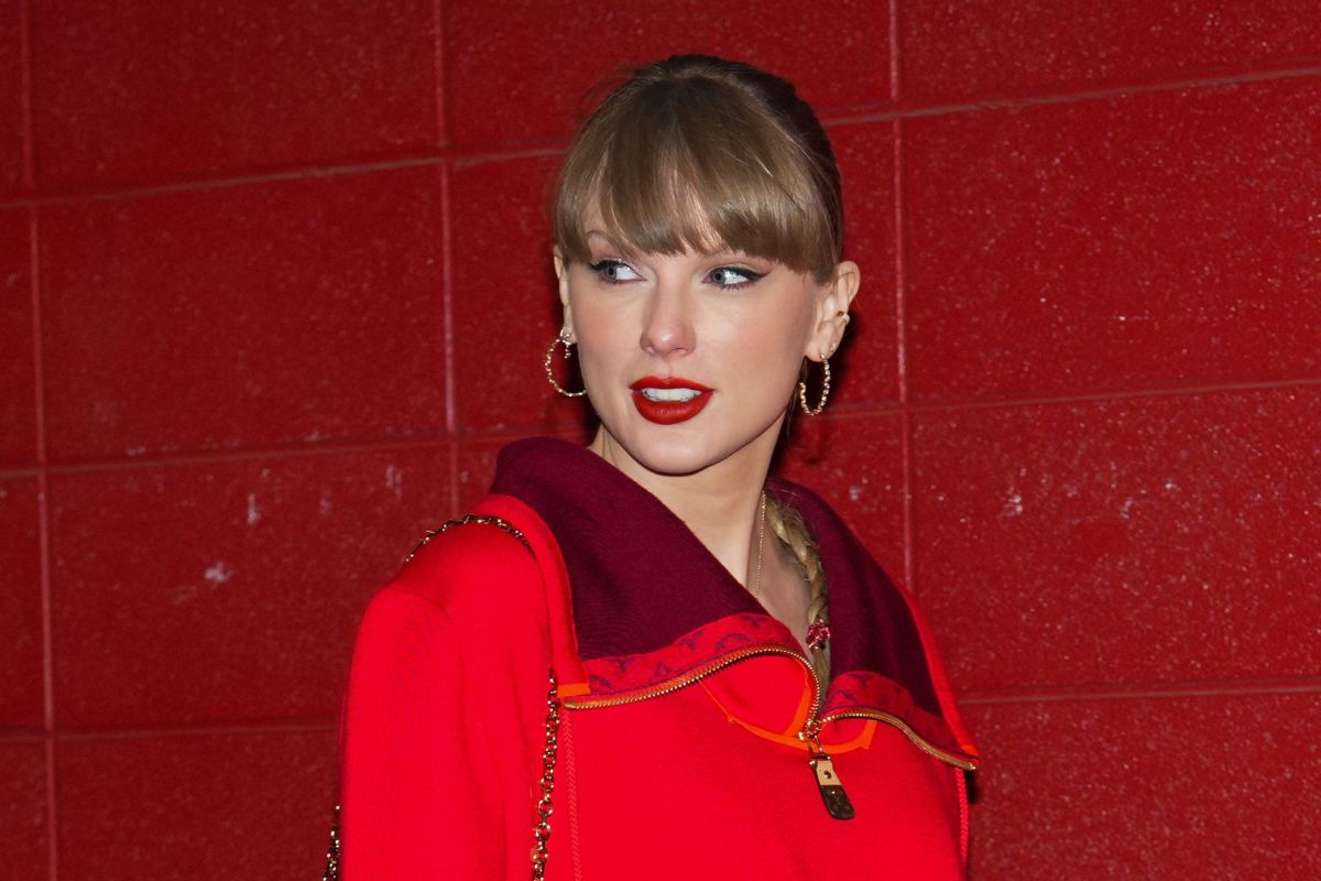 Chiefs Coach Reveals Taylor Swift's Hilarious Comment: 'I Cried Laughing'