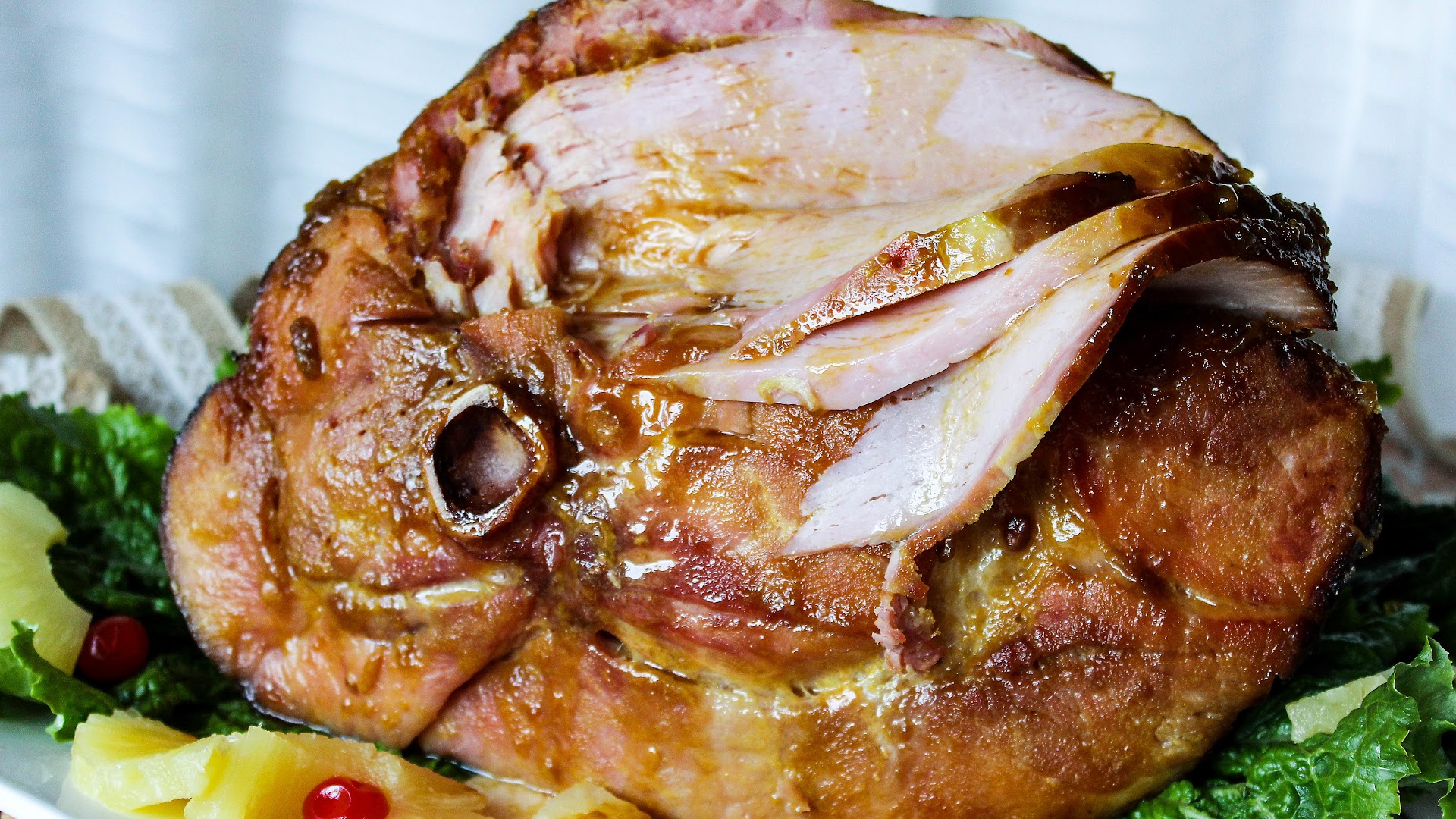 Not Everyone In Louisiana Makes Their Ham Like This, But They Should ...