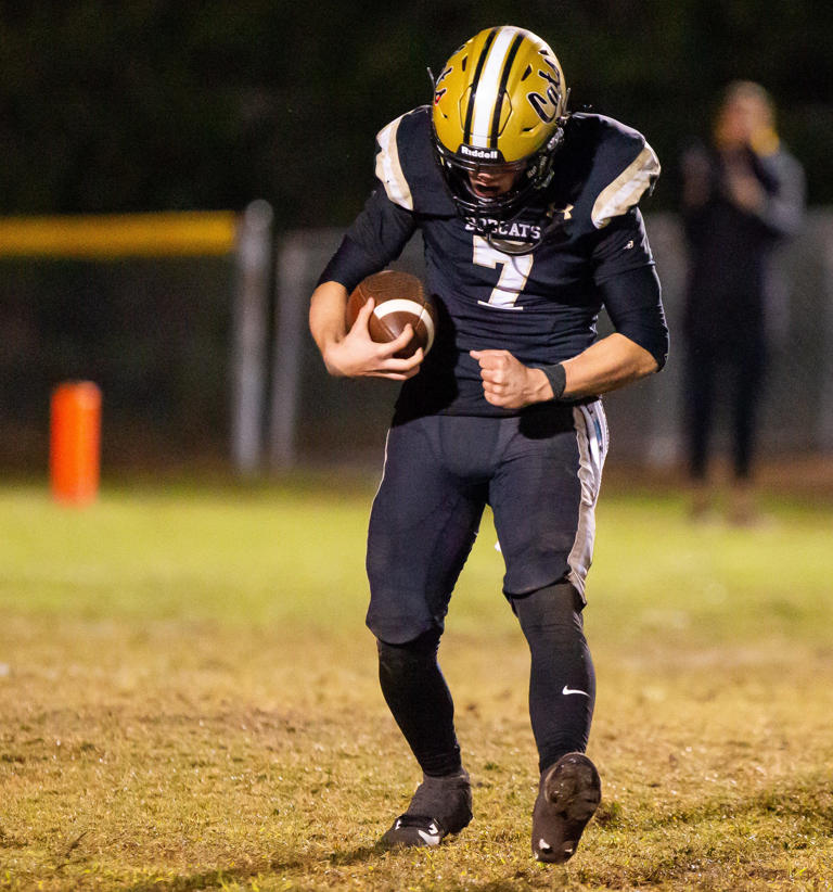 Which Gainesville-area WR is the best heading into the 2025 season ...