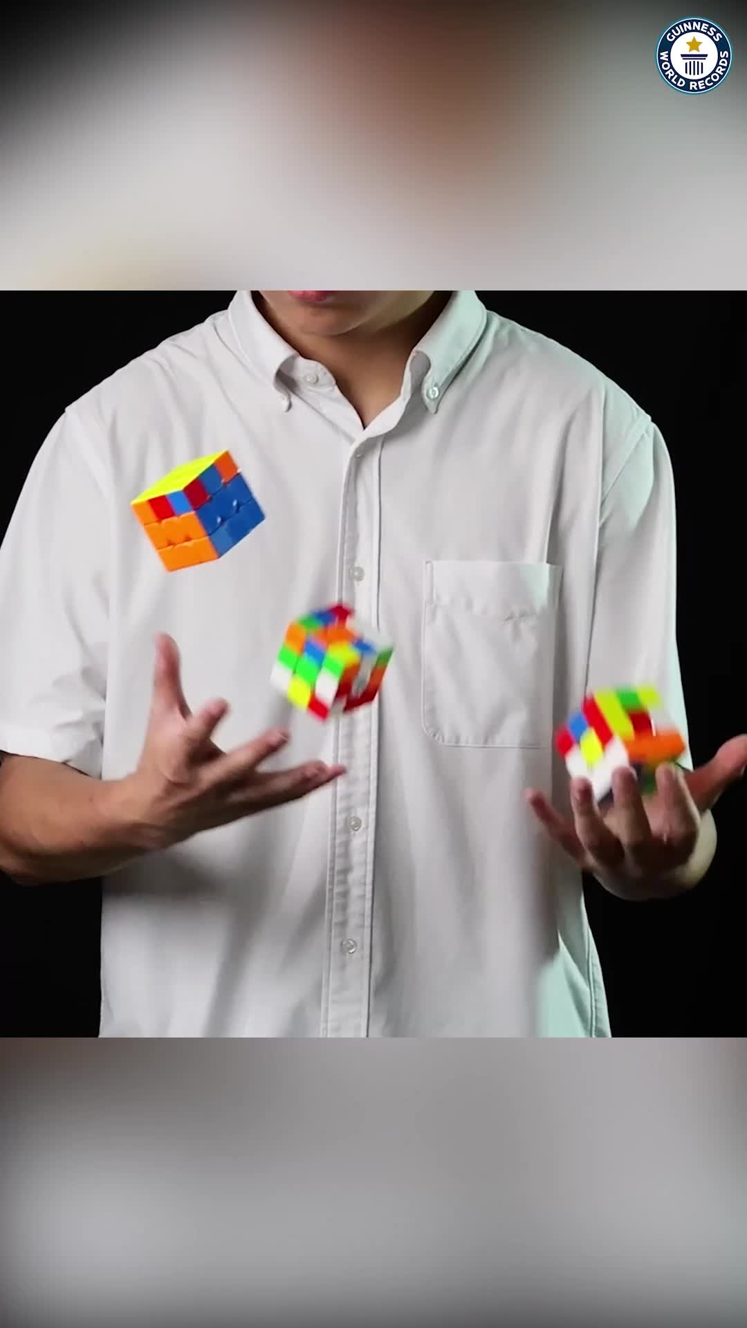 Young Chinese Juggler Amazes with Rotating Puzzle-Solving Skills