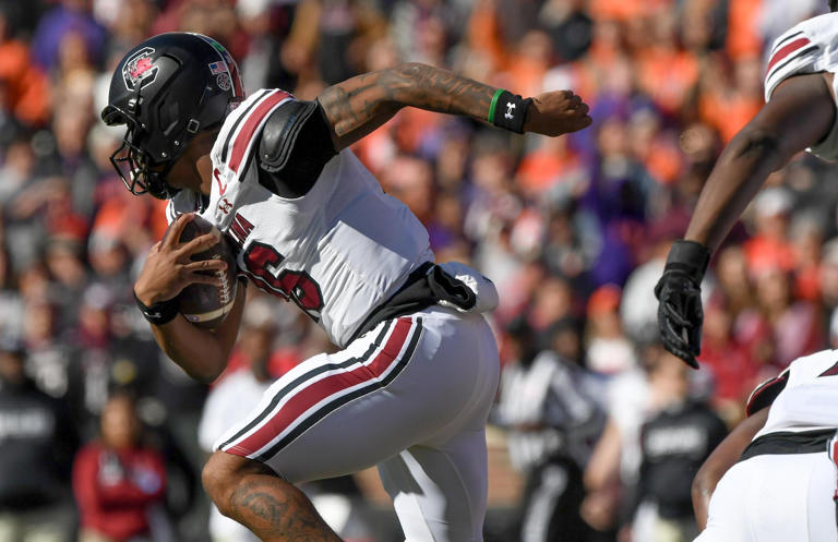 LaNorris Sellers' dazzling TD run gives South Carolina football ...