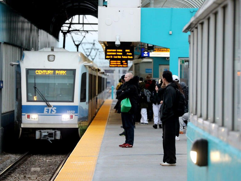 Edmonton civic unions urge focus on core services and transit workers ...