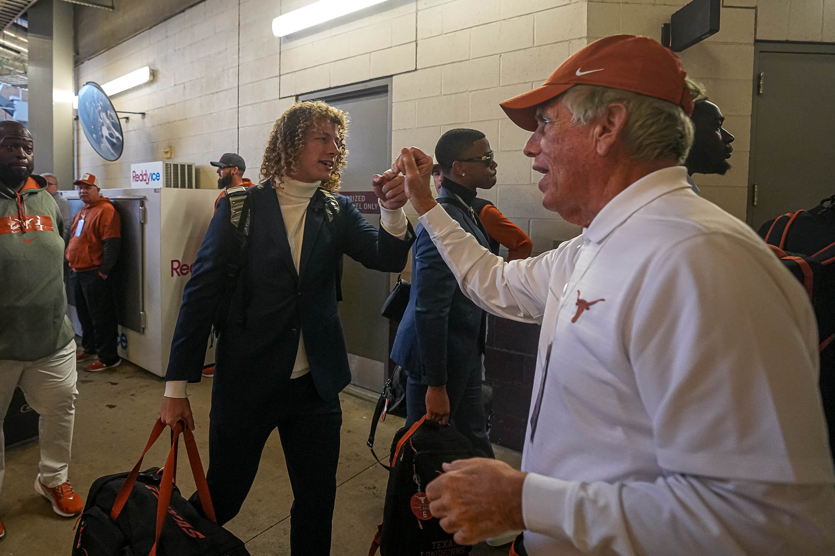 Texas kicker Bert Auburn plans to return in 2025, but how will be close ...