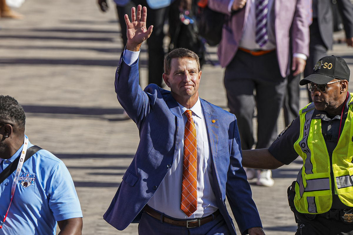 Dabo Swinney Makes Near Impossible 315lbs Move That Leaves Cade Klubnik ... Dabo Swinney Makes Near Impossible 315lbs Move That Leaves Cade Klubnik ...