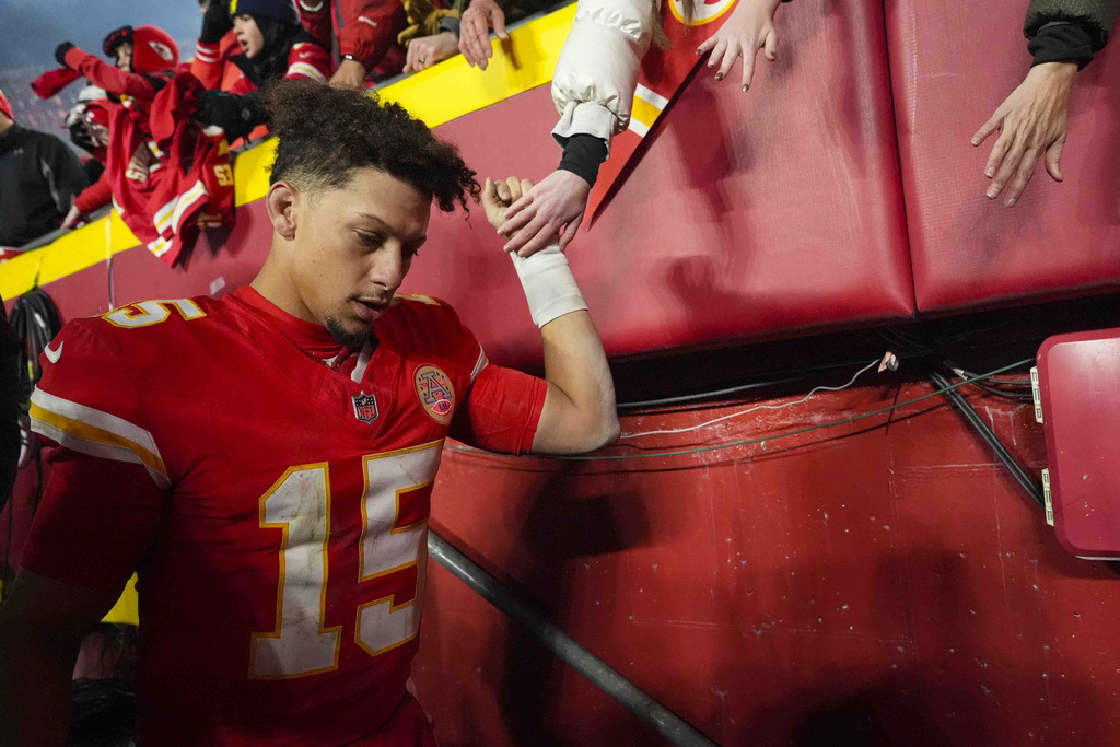 Chiefs keep winning despite an O-line problem that has wreaked havoc ... Chiefs keep winning despite an O-line problem that has wreaked havoc ...