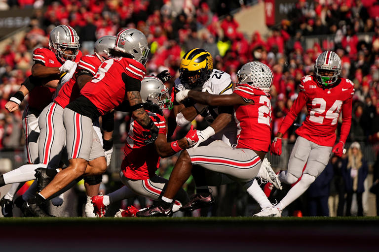 Michigan stuns Ohio State football, tops Buckeyes for 4th straight year