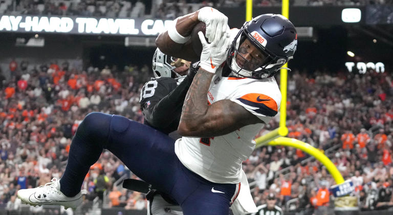 NFL Week 17 betting odds: Moneylines, spreads and Over/Unders for all games