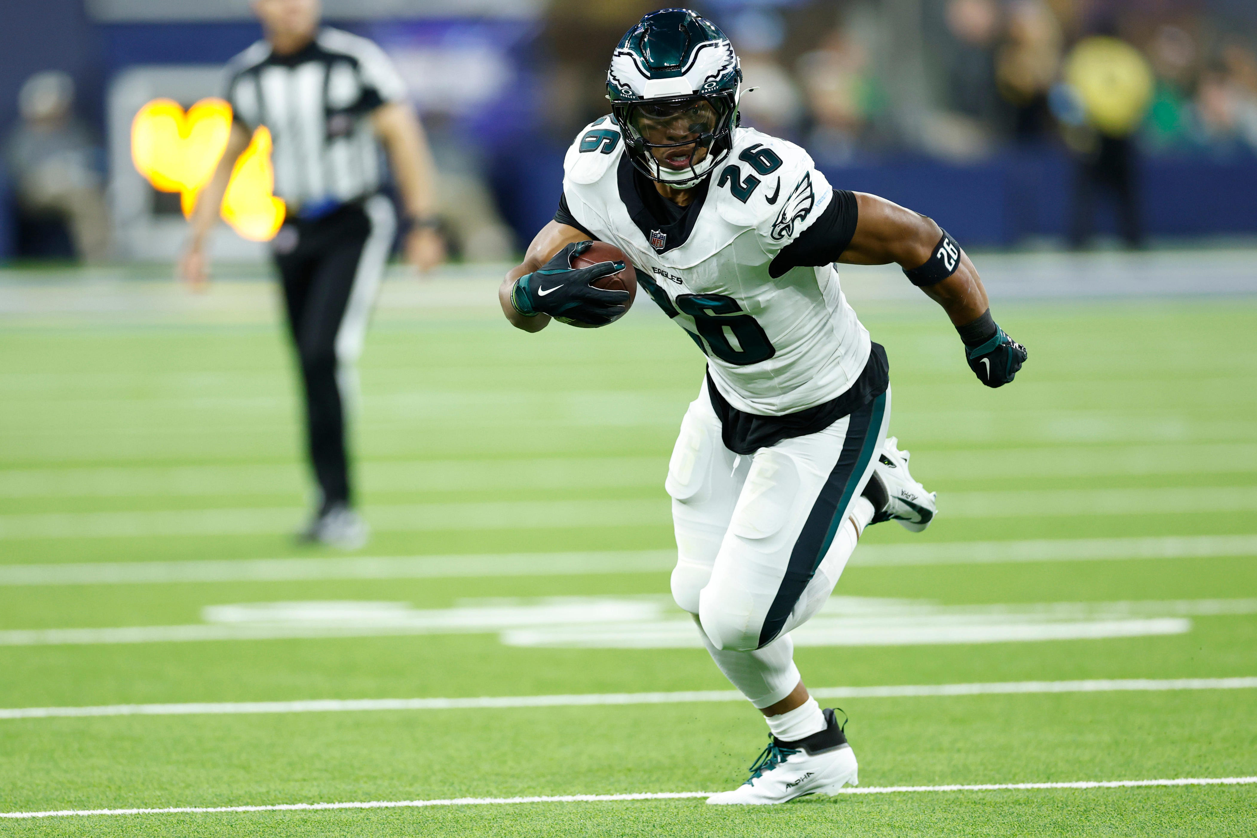 What NFL games are on today? Week 17 schedule, TV channels, Sunday ...