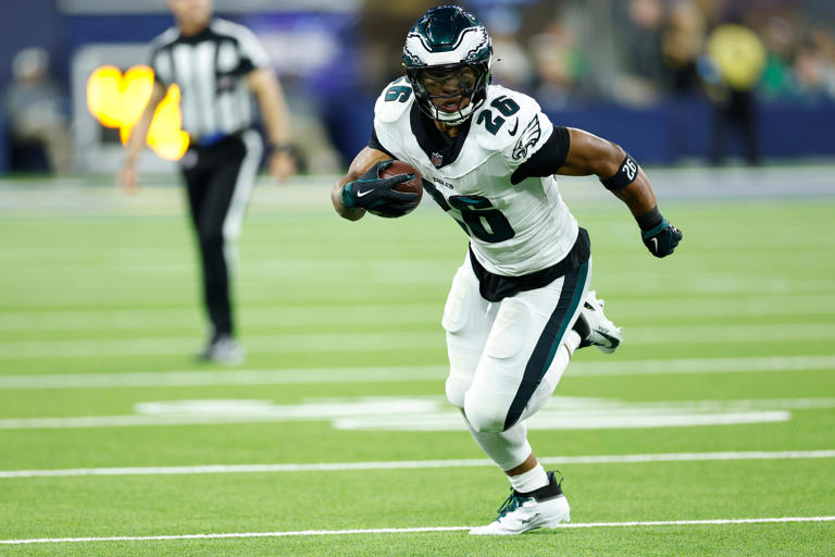 What NFL games are on today? Week 17 schedule, TV channels, Sunday ...