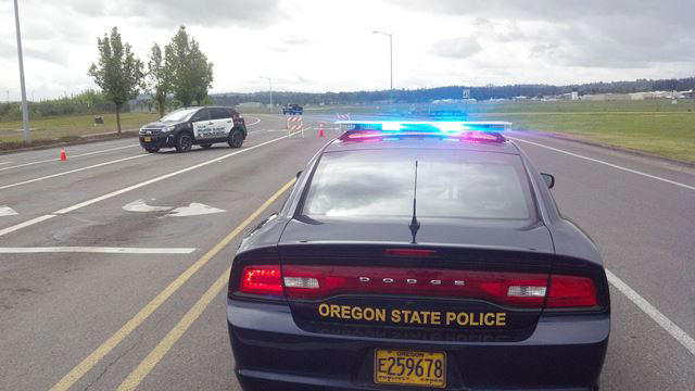 1 dead, 1 hospitalized after 3-vehicle crash on Clackamas County highway